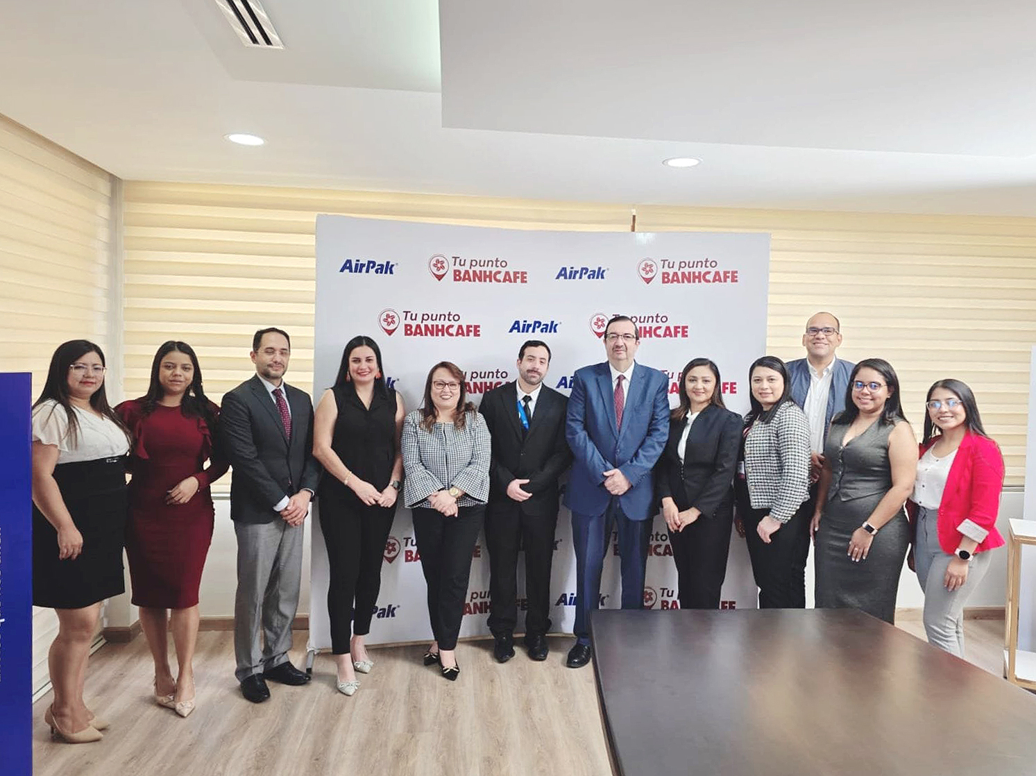 AirPak y BANHCAFE firman alianza estratégica para ampliar la oferta de ...